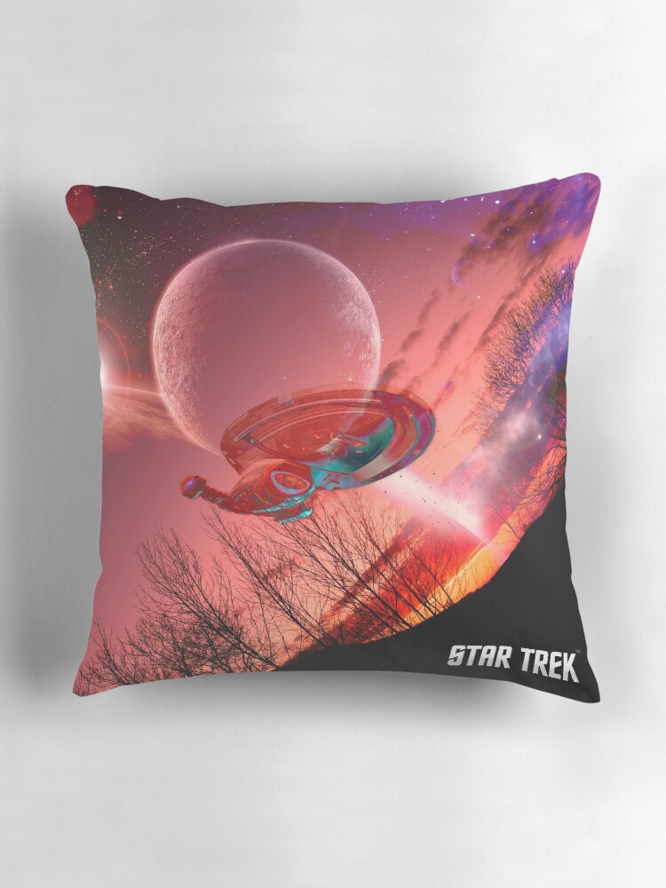 "Star Trek, Voyager spaceship" Pillow by Mauswohn | Redbubble