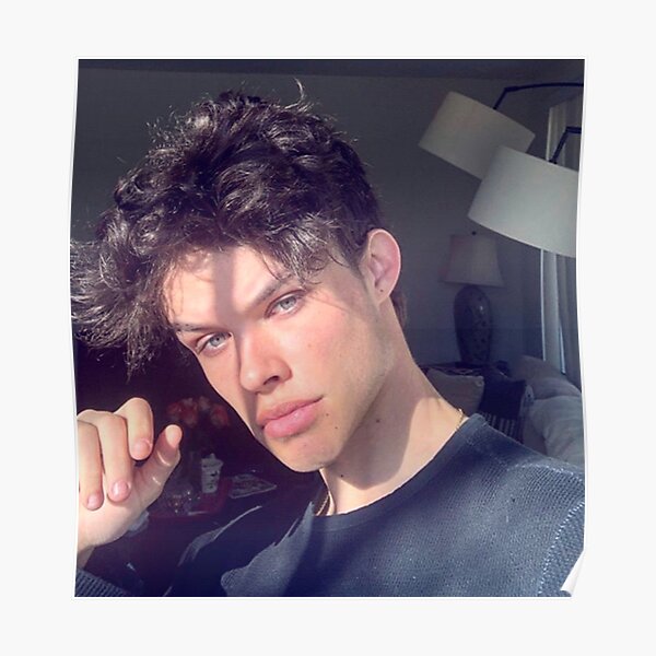 Classify American actor Curran Walters