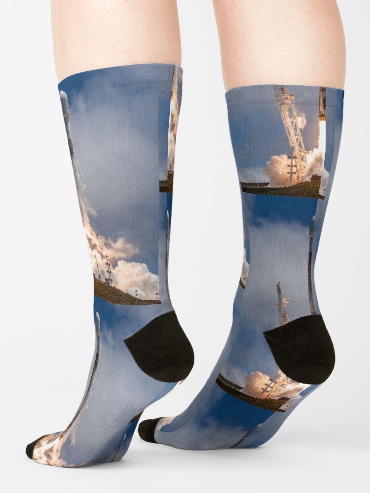 "SpaceX rocket launch" Socks for Sale by Star-Citizen | Redbubble