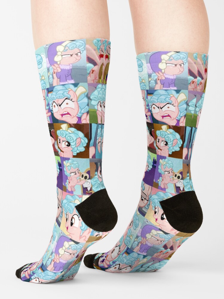 "Cozy Glow" Socks by SophilliaArts | Redbubble