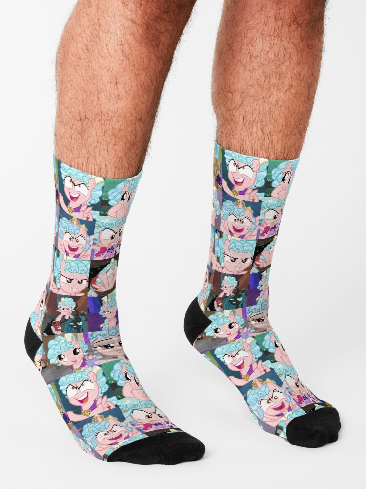"Cozy Glow" Socks by SophilliaArts | Redbubble