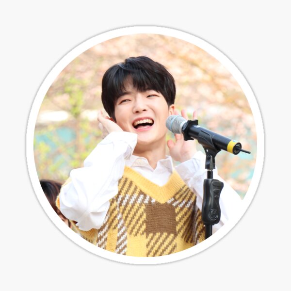 Howon Gifts & Merchandise for Sale | Redbubble