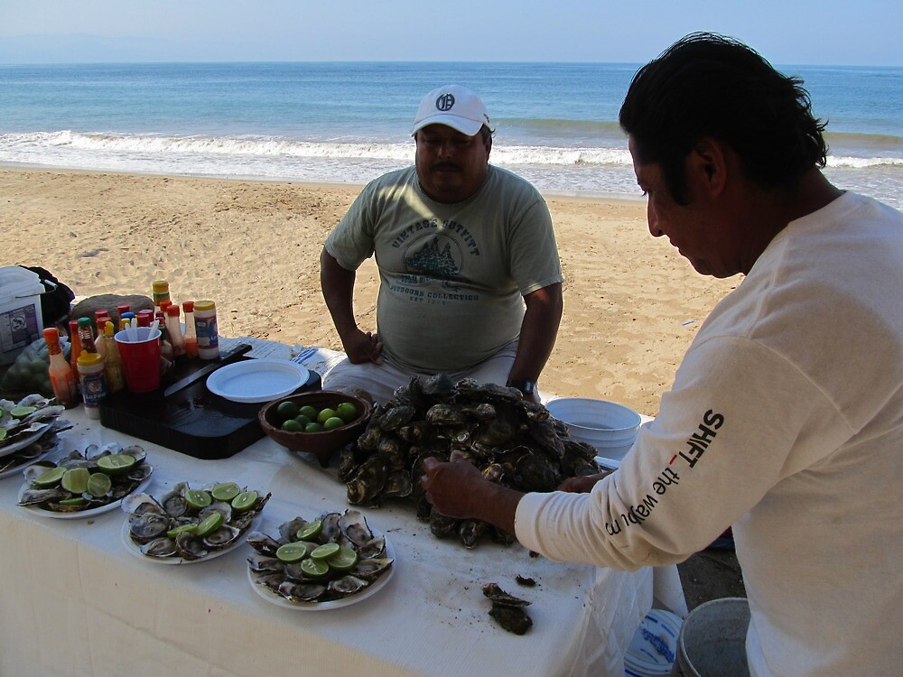 "Selling fresh oysters at the beach - Vendiendo ostiones frescos en la ...