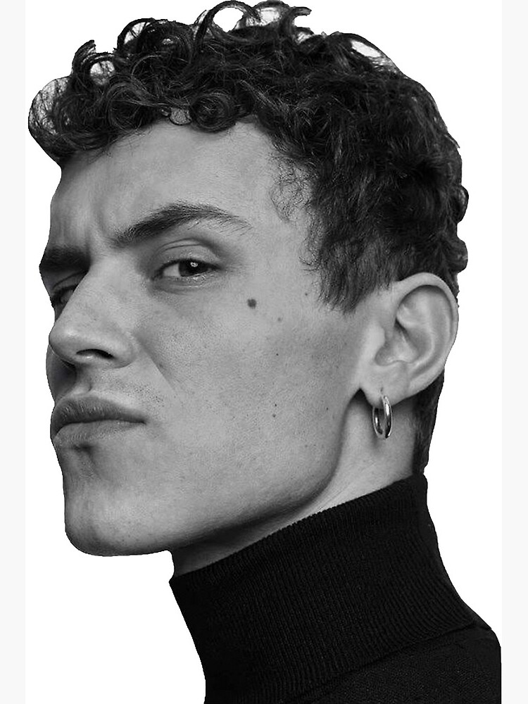 Spanish actor Aron Piper. German father, Spanish mother. - Italic Roots