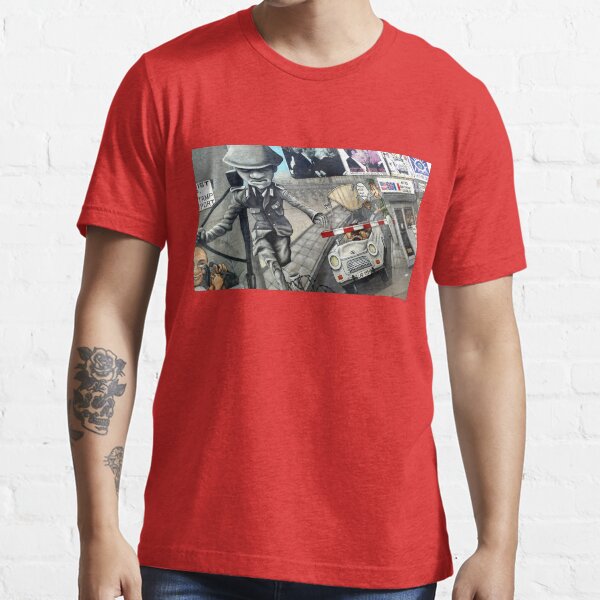 "Checkpoint Charlie, Berlin Wall" T-shirt by TwoSmallPtatoes | Redbubble
