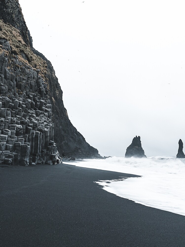 "Schwarzer Sandstrand (Reynisfjara-Strand) in Vík í Mýrdal (Vik ...