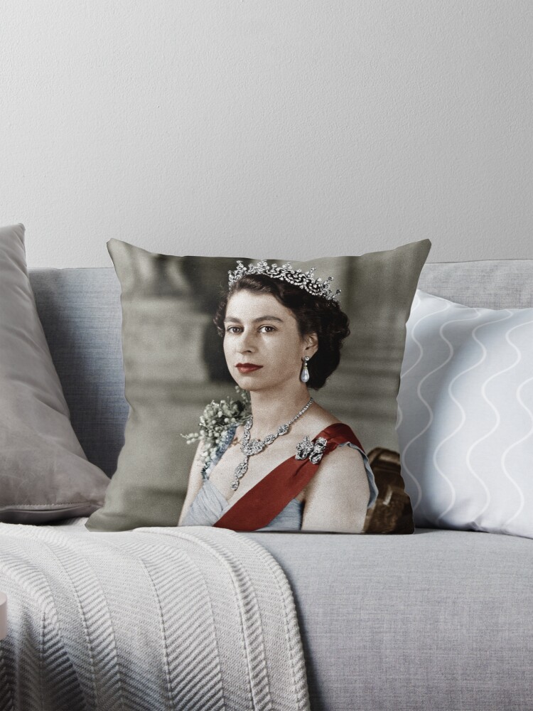 "Queen Elizabeth" Pillow for Sale by ValentinaHramov | Redbubble