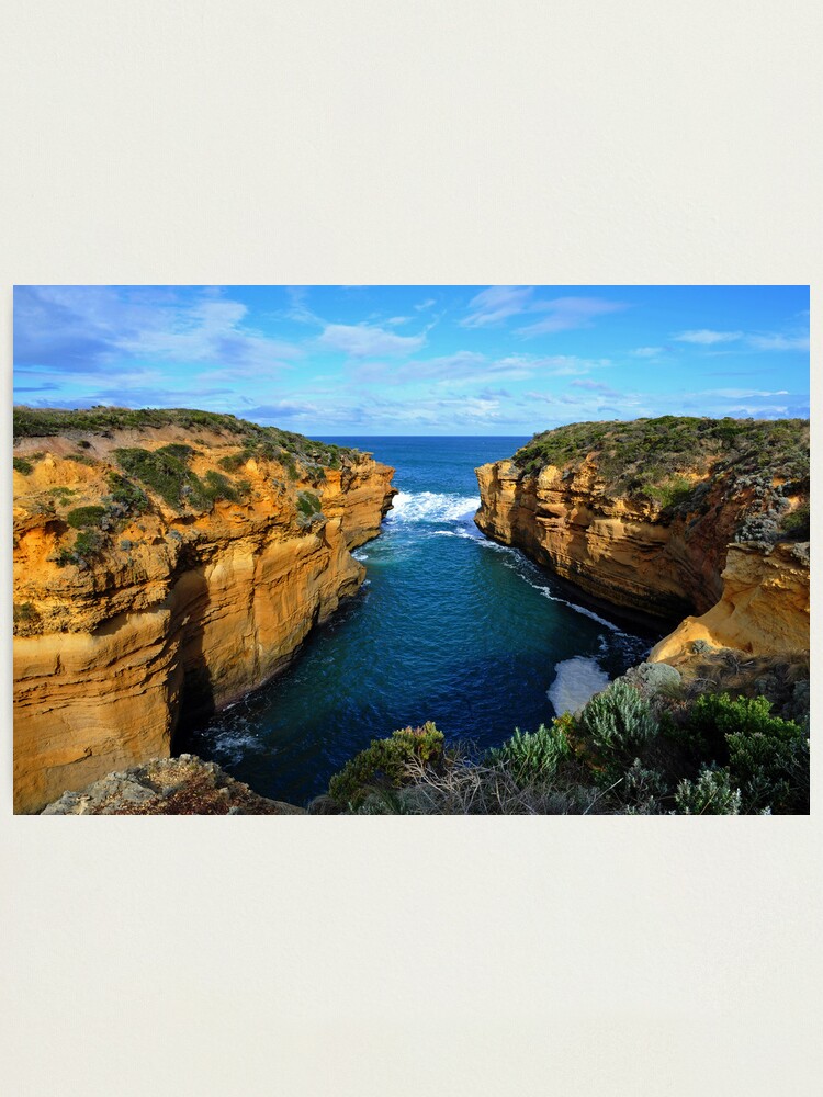 "Entrance To Thunder Cave. Port Campbell National Park, Vic, Australia ...