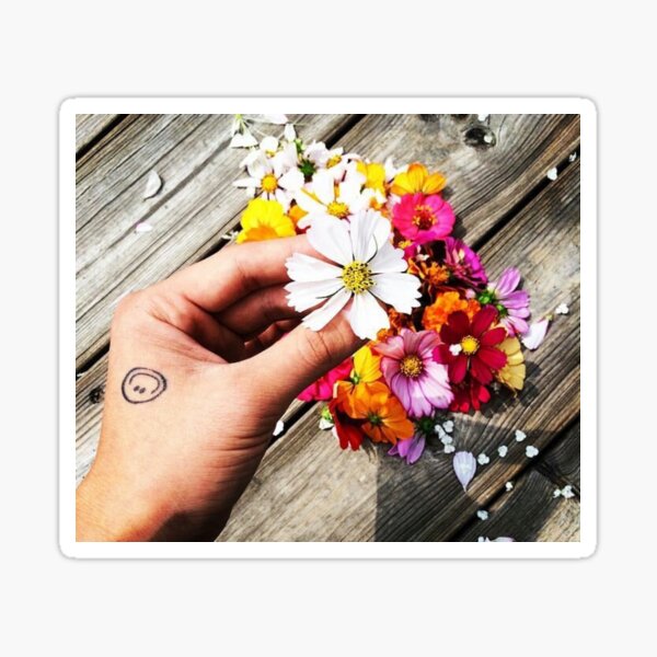 "G-Dragon " Sticker for Sale by TehTehB | Redbubble