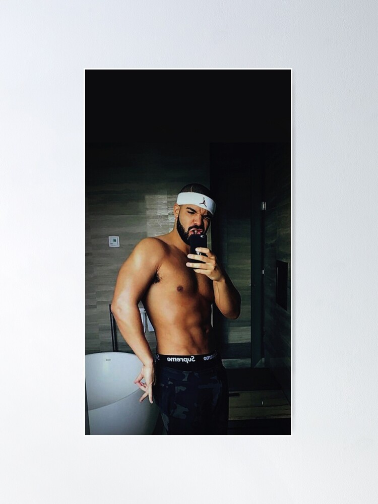 Drake Torse Nu Sur Instagram