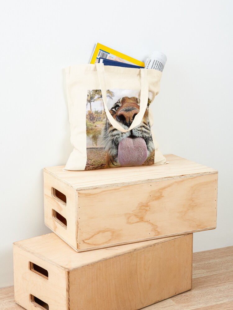 "Tiger tongue, Big Cats tongue filiform papillae face mask hook spiny ...