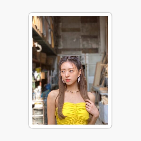 "Itzy Yuna Wannabe" Sticker by savvy810 | Redbubble