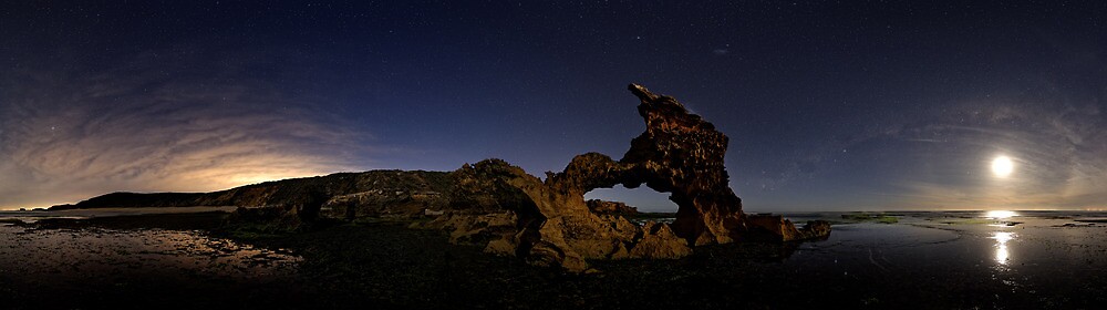 "Moonlighting Mornington Peninsula" by Robert Mullner | Redbubble