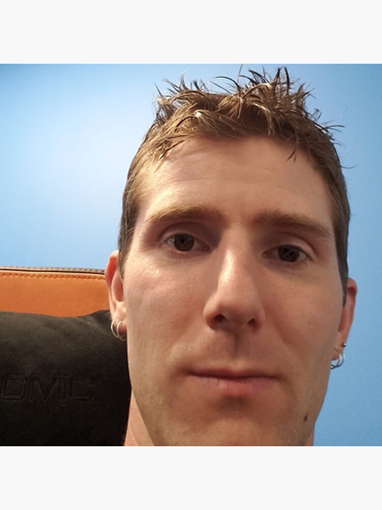 "Linus Tech Tips" Pillow for Sale by callieCa | Redbubble