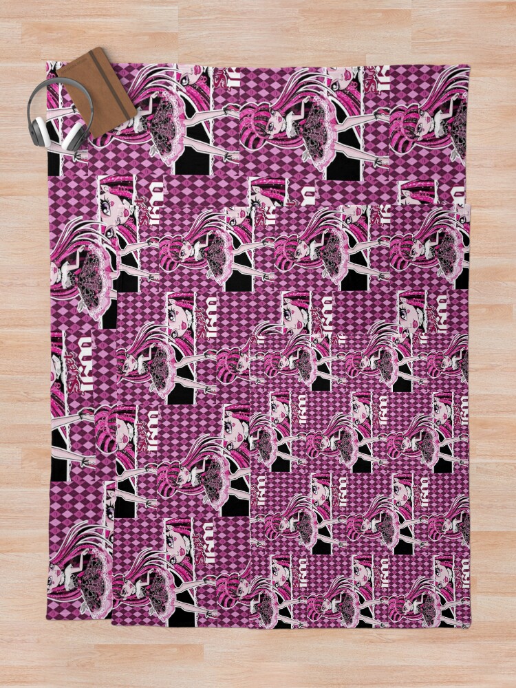 "Draculaura (Monster High) " Throw Blanket by Y2KFANTASY | Redbubble