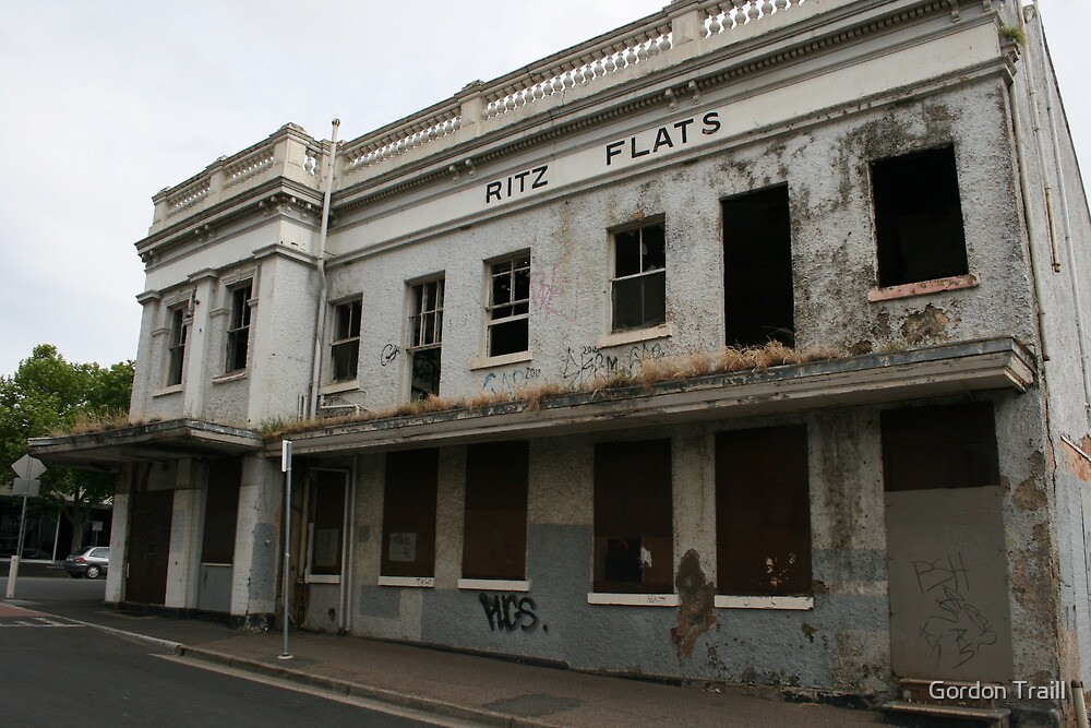 "Ritz Flats Geelong" by Gordon Traill | Redbubble