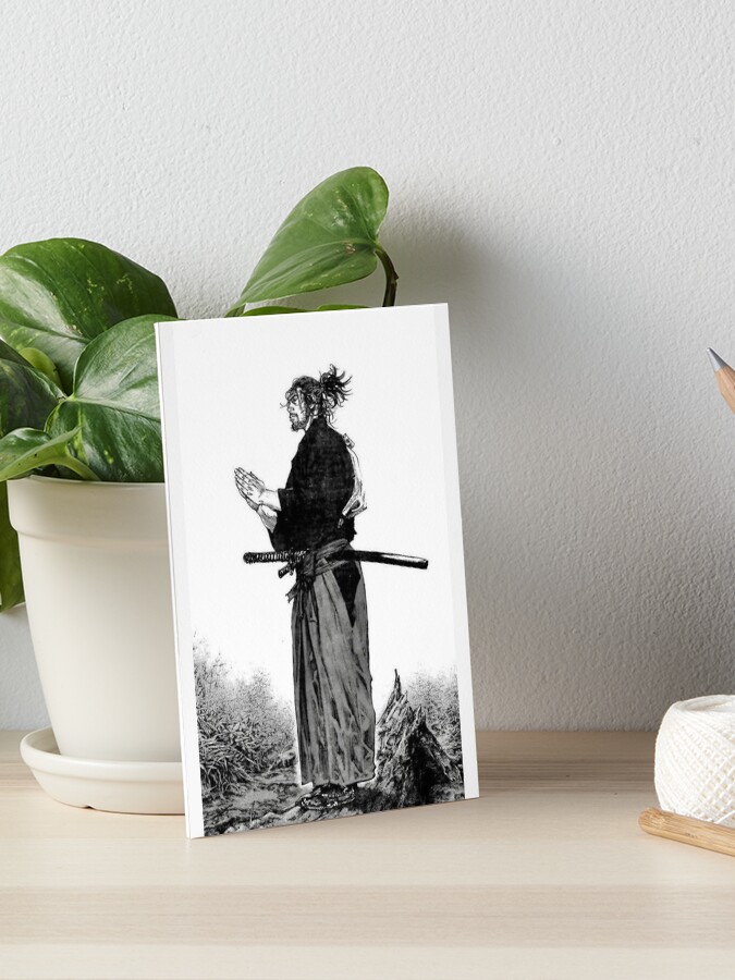 Impression rigide avec l'œuvre « Vagabond Miyamoto Musashi praying » de ...