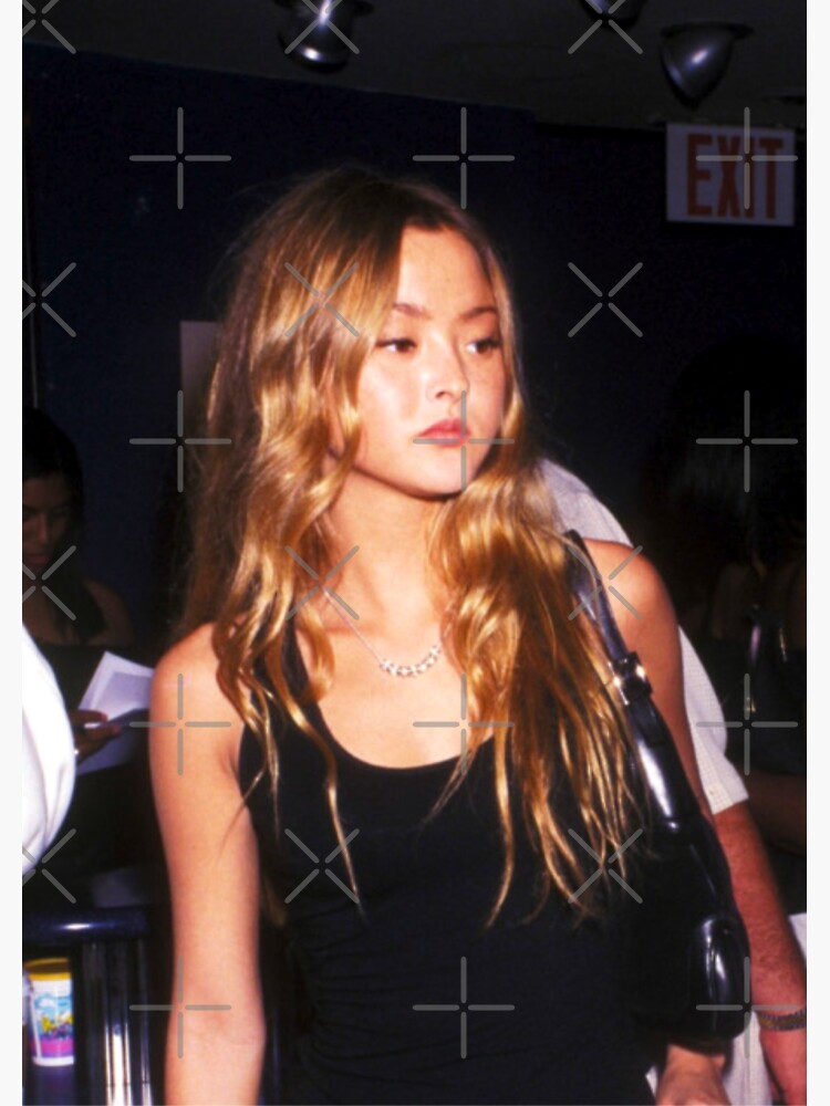 Pegatina «IMAGEN DE LA PELÍCULA DE DEVON AOKI» de Glossypop | Redbubble