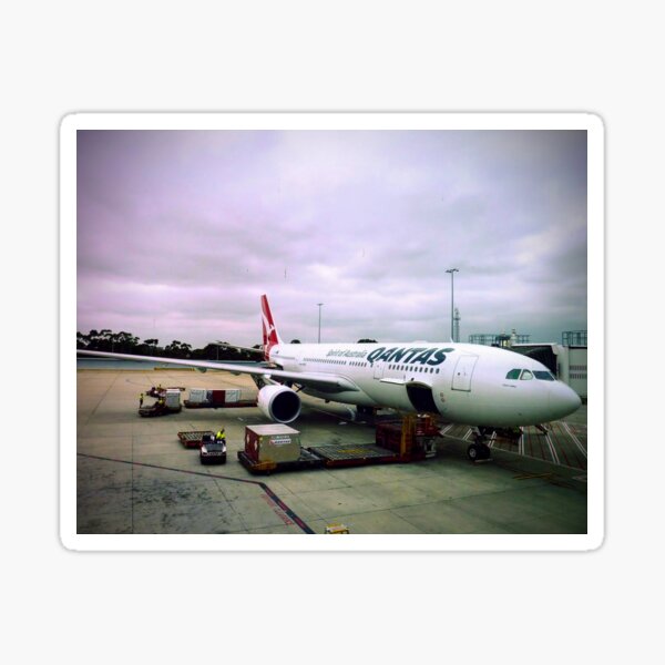 "Qantas Airbus A330 loading at Melbourne Tullamarine International ...