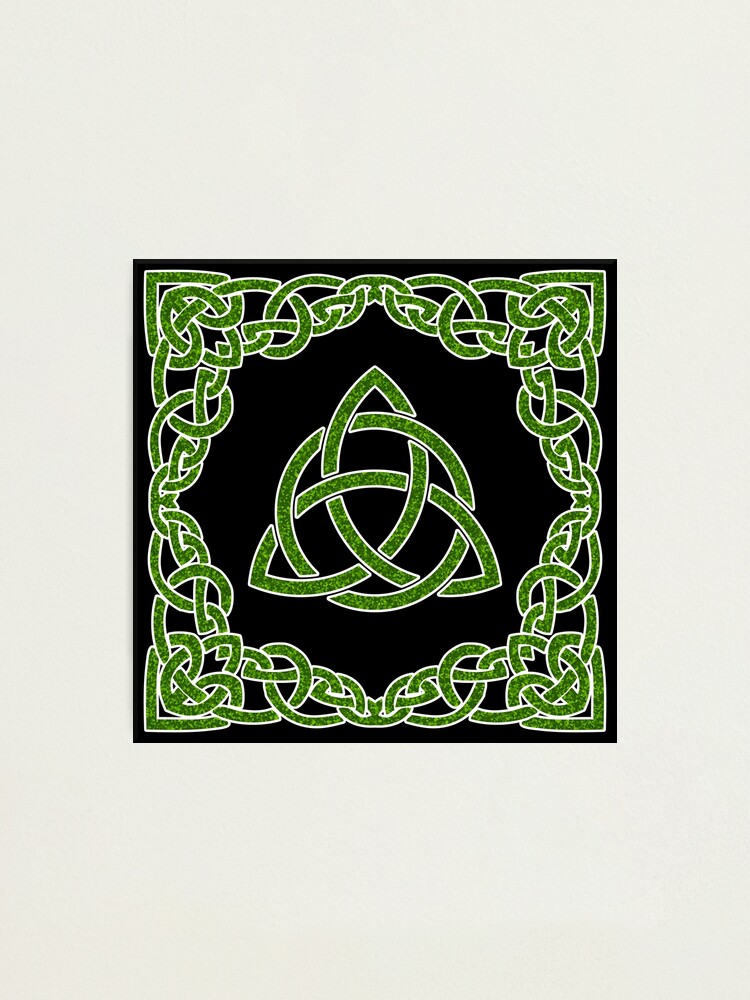 "Triquetra - Celtic Trinity Knot - Pagan and Christian Religious Symbol ...