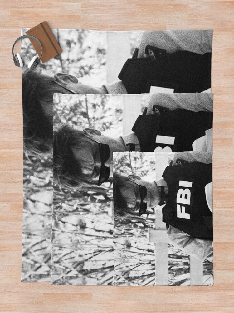 "fbi glasses spence" Throw Blanket for Sale by viripasta | Redbubble