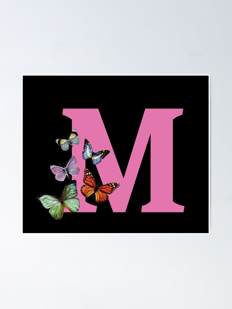 Póster «Letra M rosa con mariposas de colores» de ColorsHappiness ...
