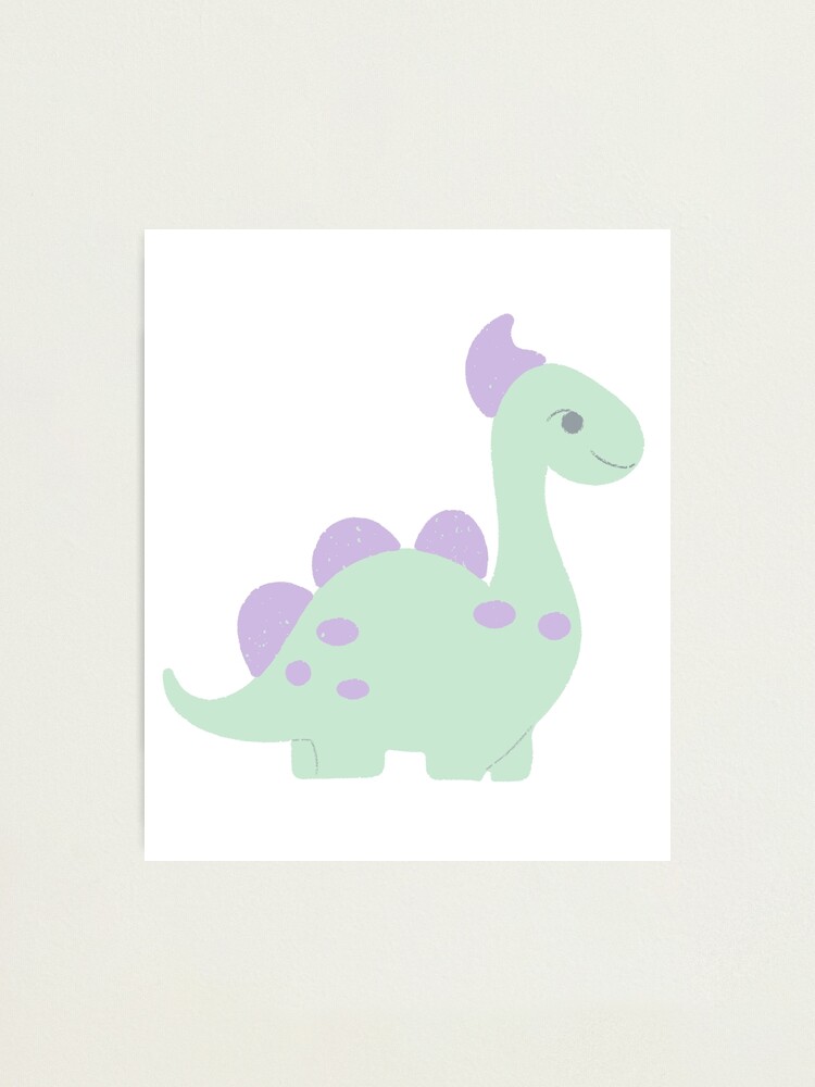 Lámina fotográfica «Linda camisa de dinosaurio en colores pastel ... Lámina fotográfica «Linda camisa de dinosaurio en colores pastel ...