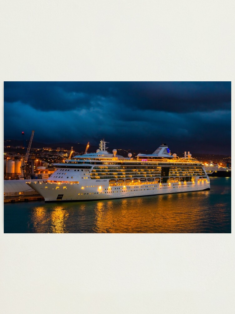 "Royal Caribbean Cruise Line Jewel Of The Seas Cruise Ship in Rome ...