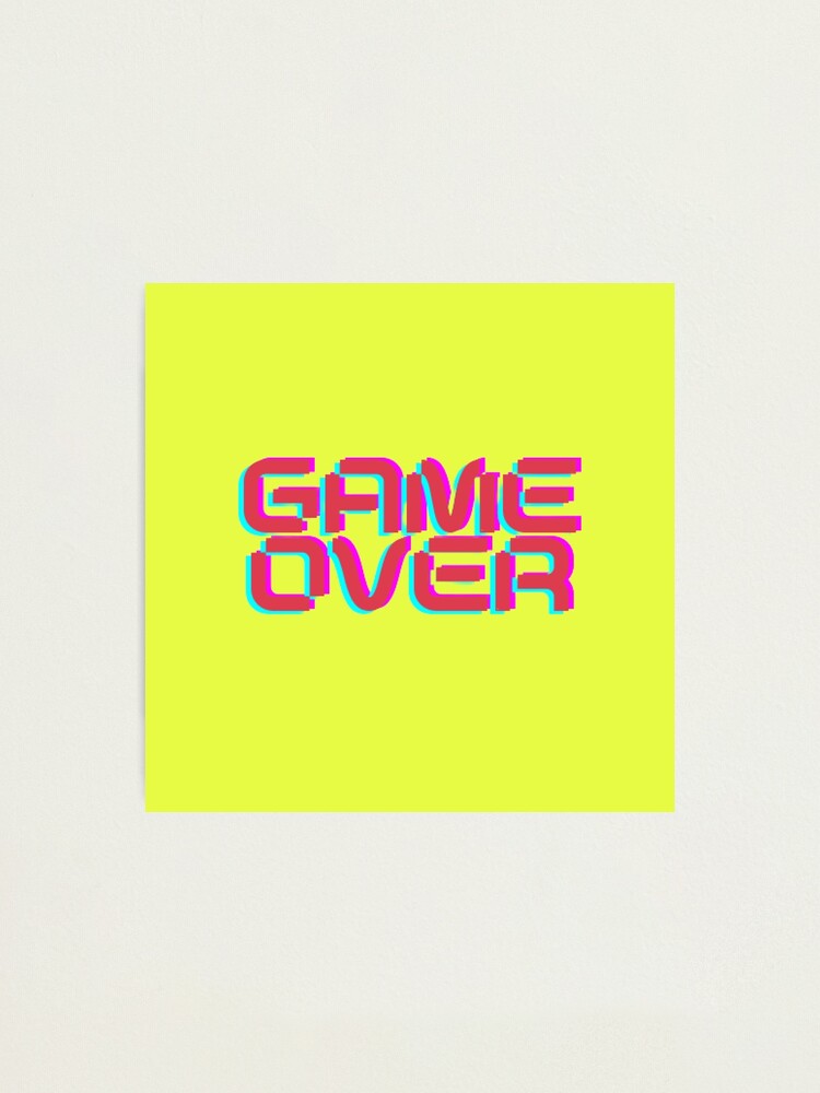 Lámina fotográfica «GAME OVER Arcade Gamer Design» de ymerti | Redbubble