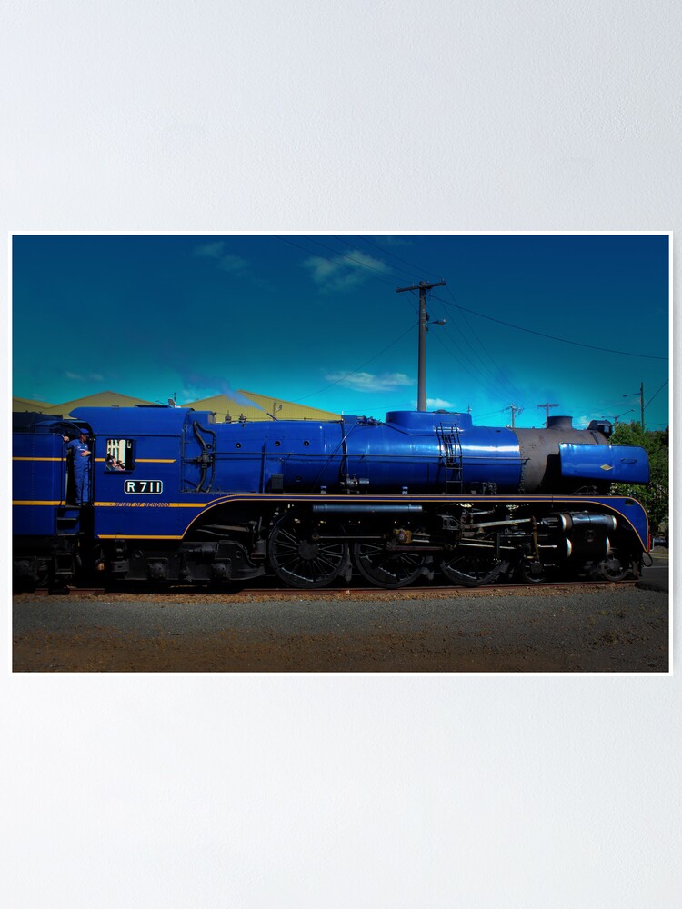 "R711 steams in Bendigo" Poster by shaynetwright | Redbubble