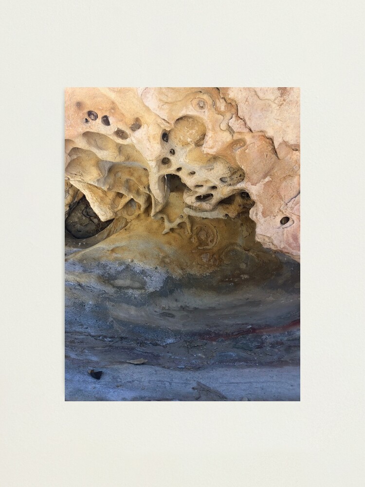 Impression photo « Alien Sandstone Beach Rocks Sand sur la rive du lac ...