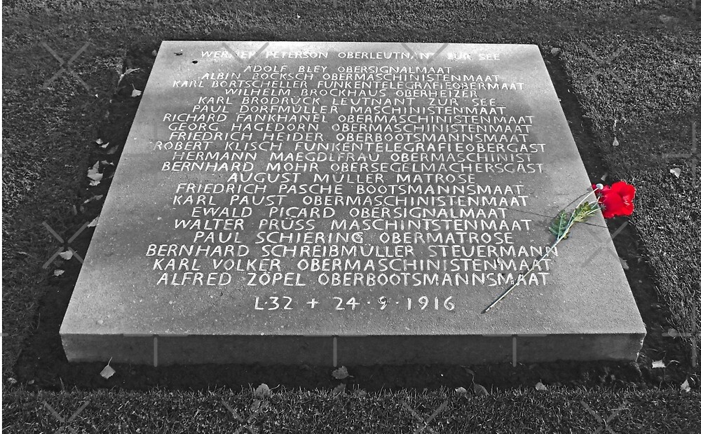 "Zeppelin L32" by Yampimon | Redbubble