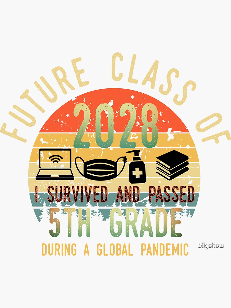 "Future Class of 2028 5th Grade Graduation 2021 Vintage Retro design ...