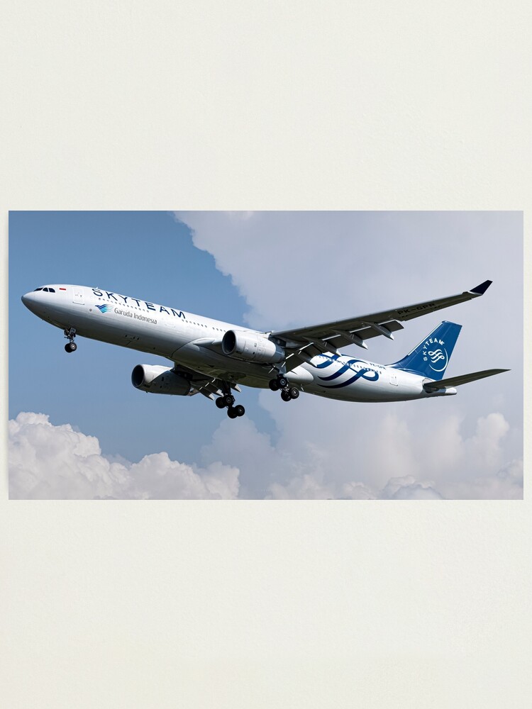 Lámina fotográfica «Diseño de Airbus A330-300 Skyteam de Garuda Indonesia PK-GPR» de ...