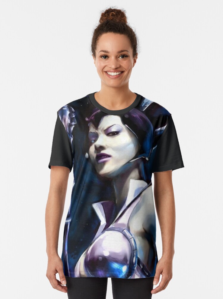 "Evil Lyn" T-shirt by DaniJaco | Redbubble