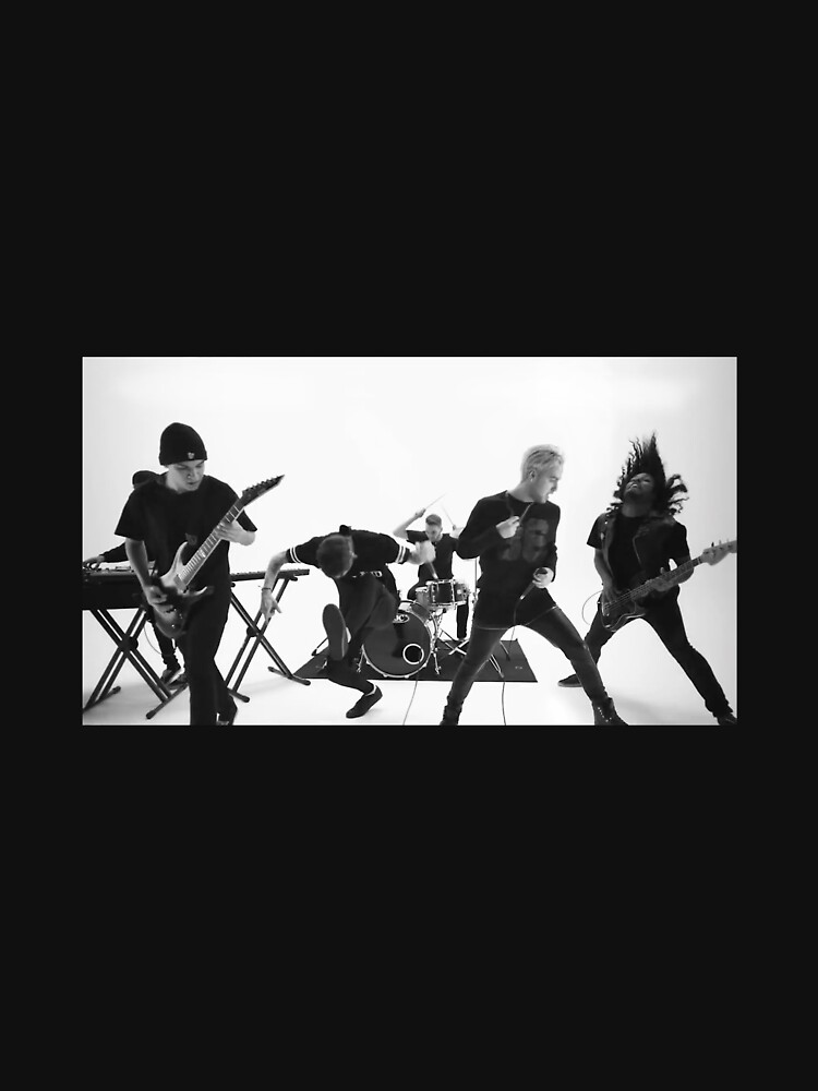 "Issues (band)" T-shirt by NikkiQ | Redbubble