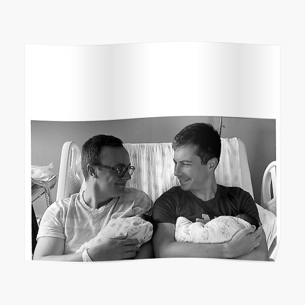 "Pete Buttigieg and Chasten Glezman Buttigieg with the Buttitwins Photo ...