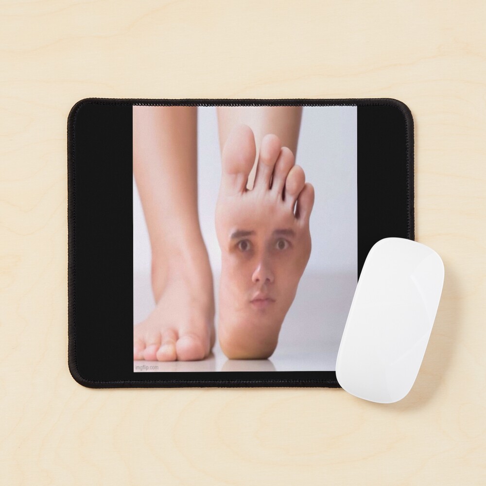 "Wilbur foot meme" Throw Blanket for Sale by bestizeyy | Redbubble