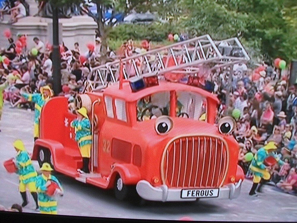 "Adelaide Christmas Pageant 2014 Fergus the North Pole Fire engine" by ...