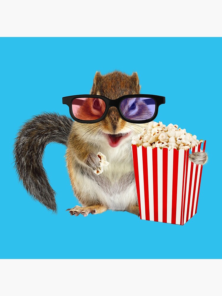 Lámina fotográfica «Pequeña ardilla graciosa viendo una película con ...