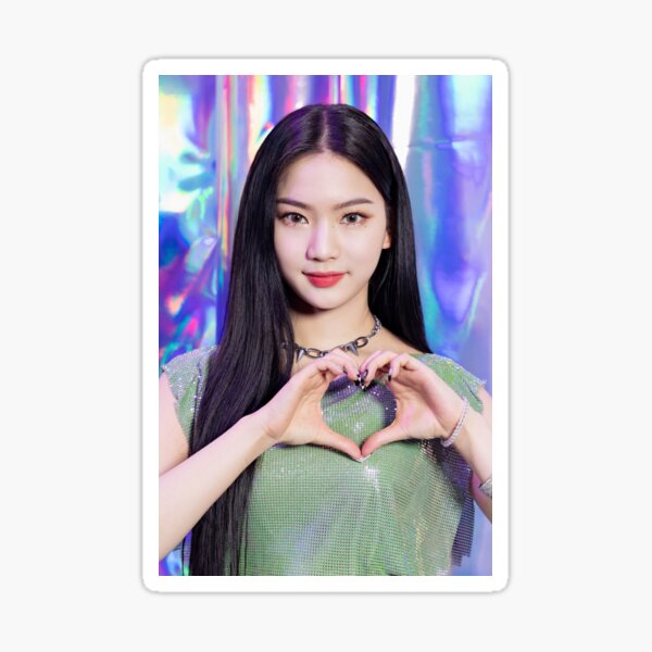 "Stayc ISA - RUN2U (young luv)" Sticker by ArtbyTaetan | Redbubble