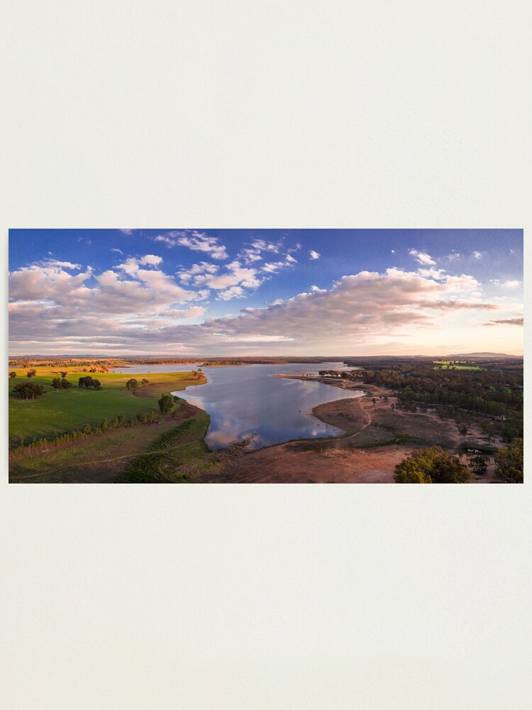 Lámina fotográfica «Lago Eppalock al atardecer, colores deslumbrantes ...