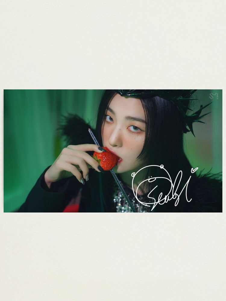"Red Velvet Signed SEULGI from Feel My Rhythm MV The Reve Festival 2022 ...