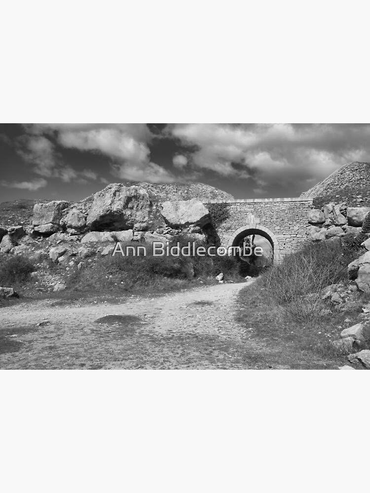 Póster «Arco de piedra en Portland Quarry en blanco y negro» de ...