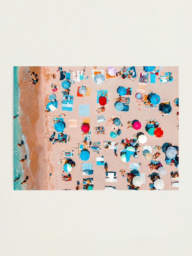 Lámina fotográfica «Gente en la playa del océano, fotografía aérea de ...
