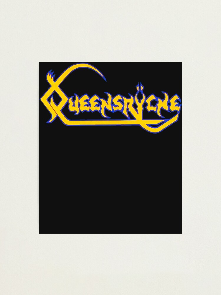 "Bestes Logo der Queensryche-Rock-Koerangtoeroe-Band" Fotodruck von ...