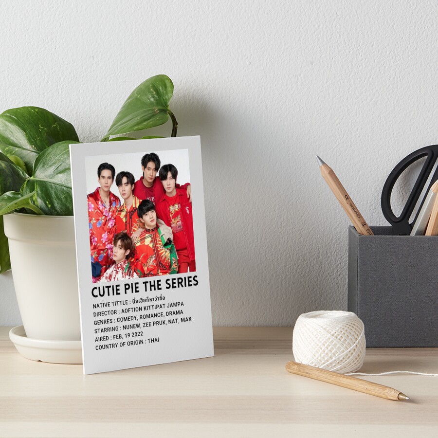 Lámina rígida «Cutie Pie La serie Póster básico 1» de bloopss | Redbubble