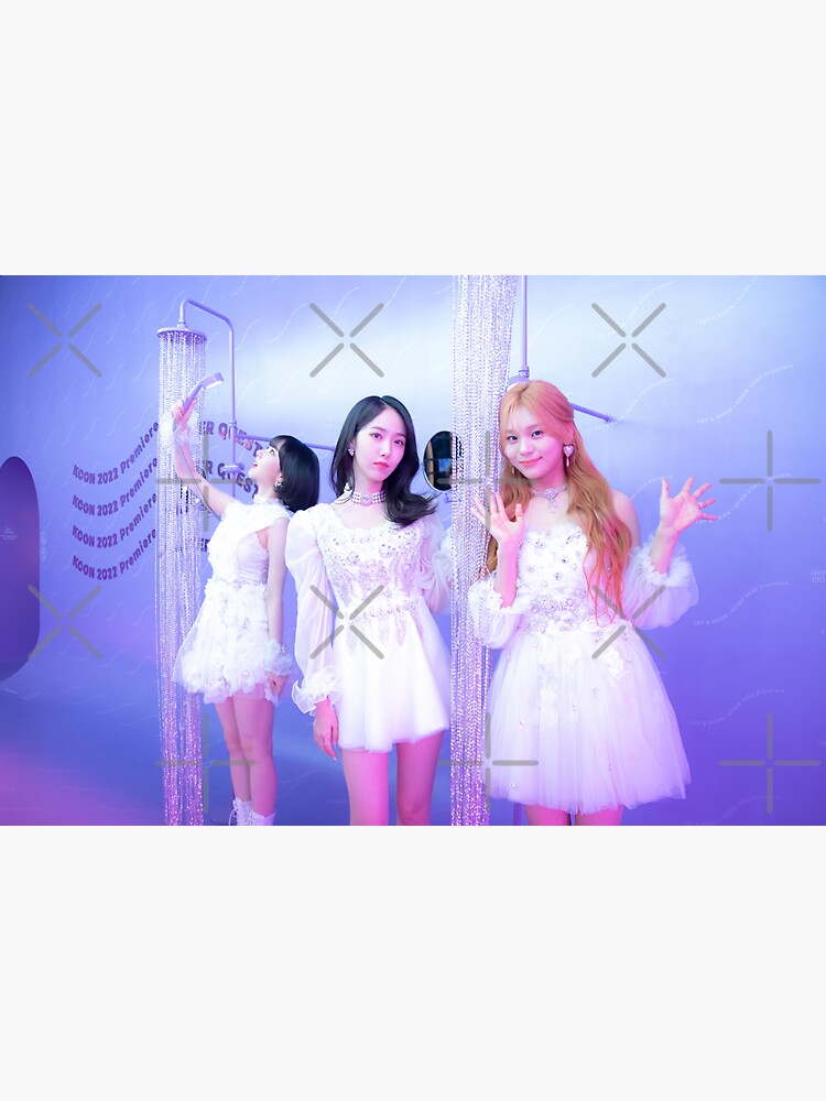 "VIVIZ " Sticker by ArtbyTaetan | Redbubble