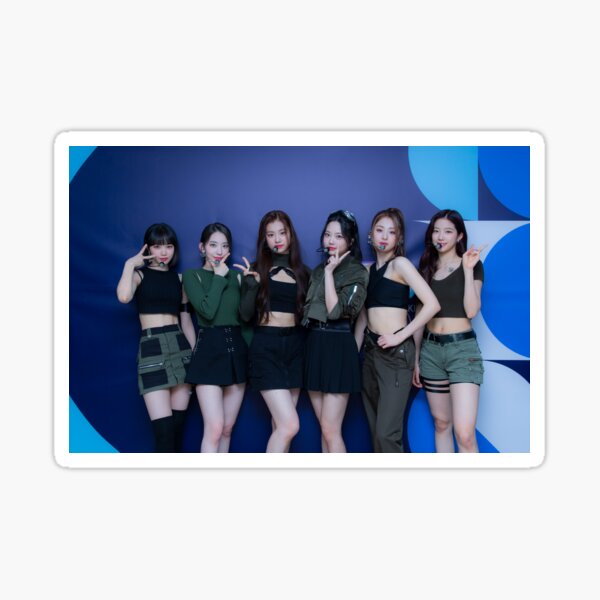 "LE SSERAFIM " Sticker for Sale by ArtbyTaetan | Redbubble