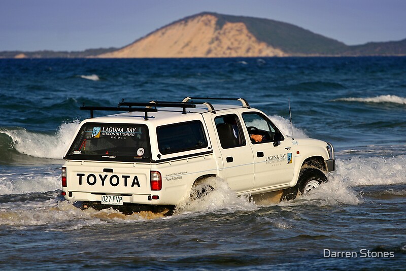 "Driving around Mudlo Rocks at Rainbow Beach" by Darren Stones | Redbubble